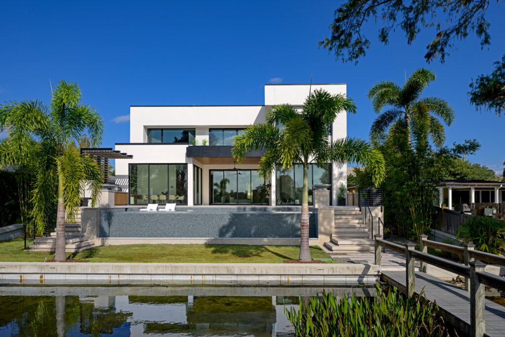 Lake Estelle Modern - Loewen Windows